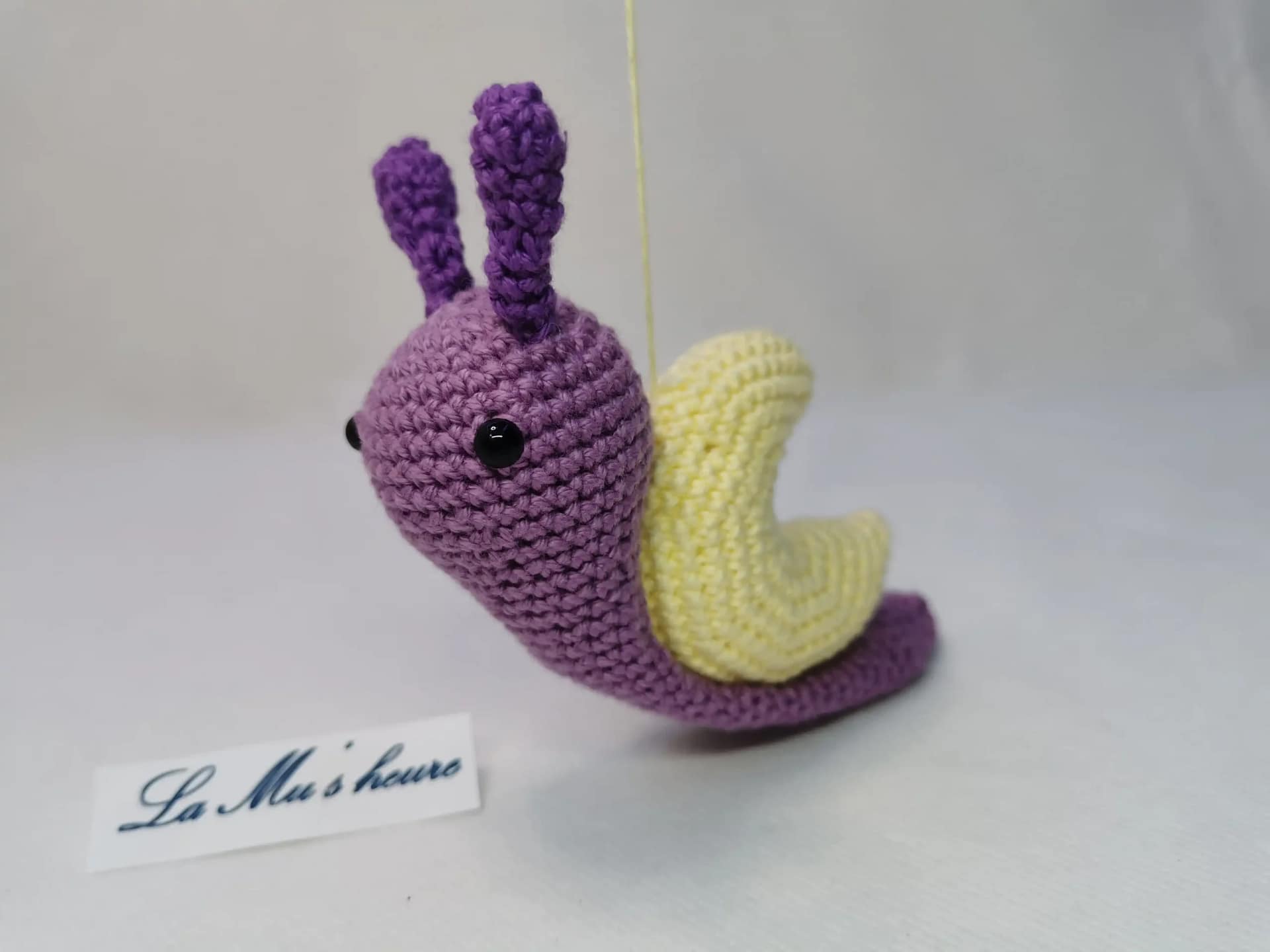Moon l'escargot lune amigurumi kawaii fait main au crochet - La Mu's heure